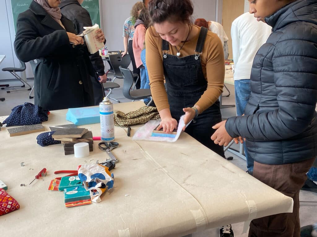 Schnupperworkshop Sattlerhandwerk - Julius-Wegeler-Schule